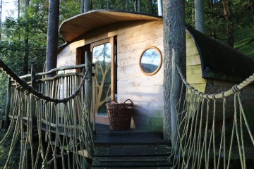 Living Room Tree House Review: A luxury glamping experience in Wales ...