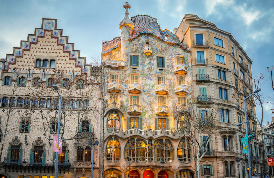 10 famous buildings you have to see in Barcelona