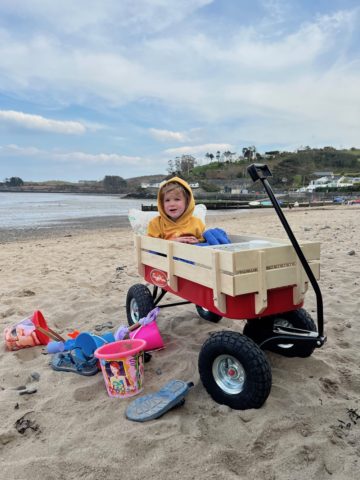 47 things to take to the beach: Your ultimate beach day packing list