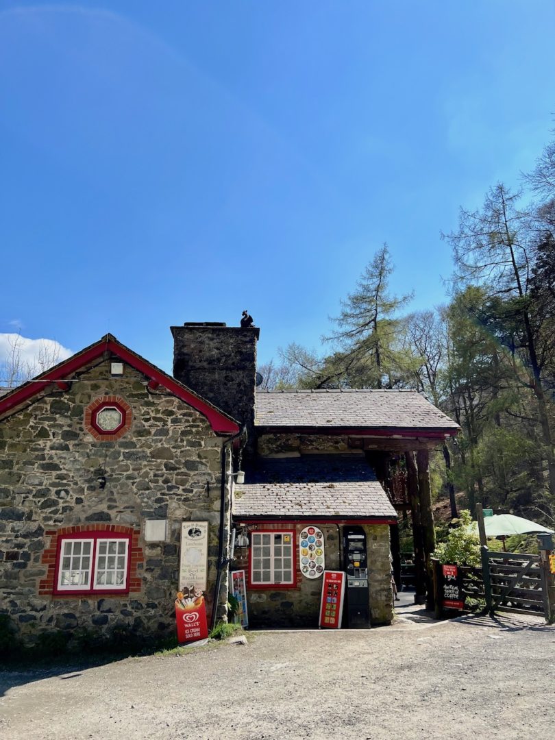 Pistyll Rhaeadr waterfall walk: Stand at the top of Wales’ tallest ...