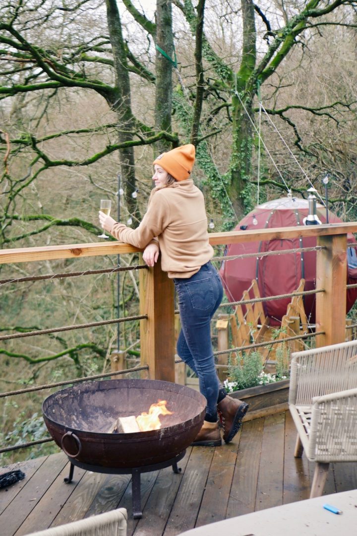 What to wear camping: Women’s camping clothes and camping outfit ideas ...