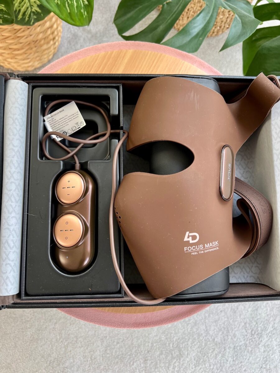 JOVS 4D Laser Light Therapy Mask Review: Does it work!? - The Travel Hack